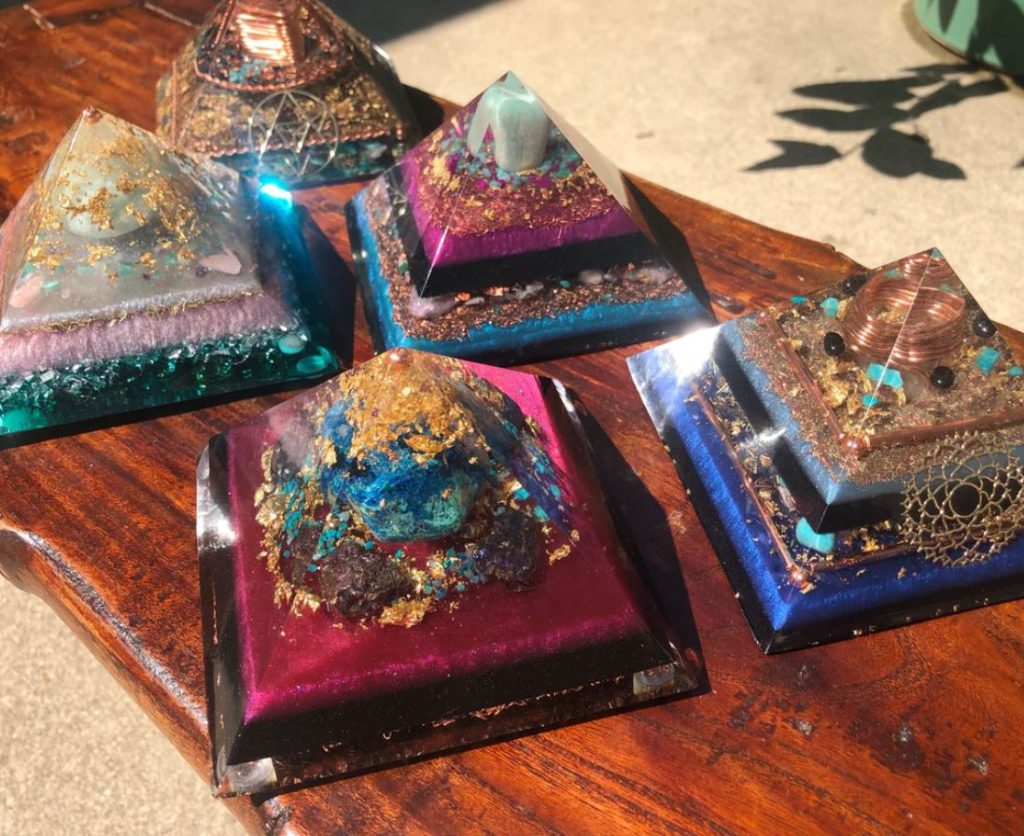 Orgonite Piramides: wat zijn het en waarom zijn ze zo populair ...